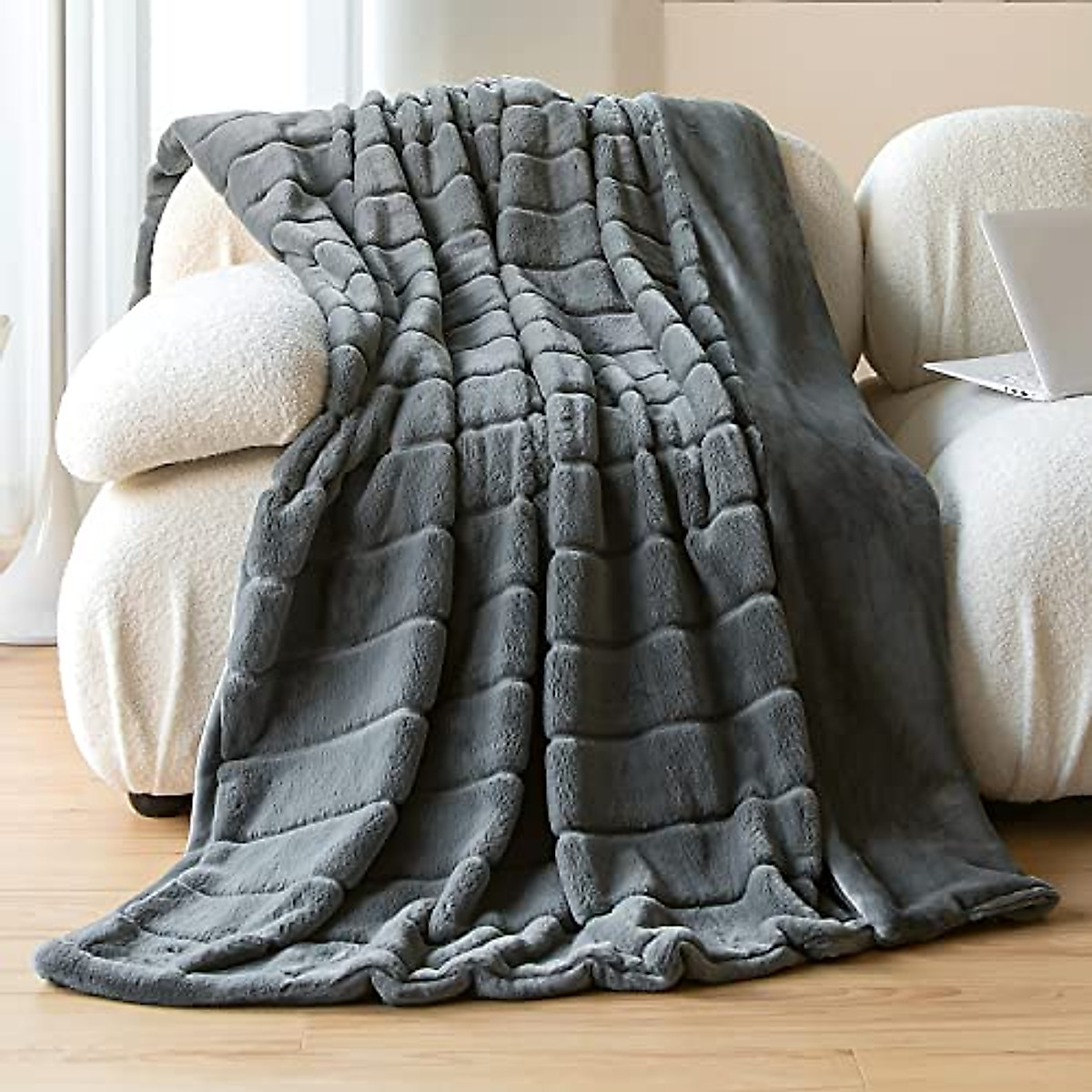 Kaisa Faux Fur Throw Blanket, Luxury Faux Rabbit Fur Throw Blanket for Couch Bed Chair, Super Soft Fluffy Blanket Throws, Decorative Comfy Shag Thick Shaggy Throws and Blankets 50x60 Inches, Grey