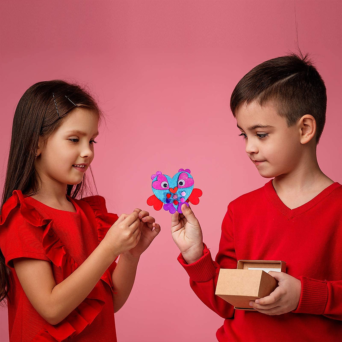 17 Sets Valentine Wood Painting Craft Kits Wooden Heart Animal Ornaments Art Sets DIY Wood Heart Dog Cat Butterfly Fish Bee Owl Dog Llama Creativity Decorations for Kids Valentine Spring Party Favors