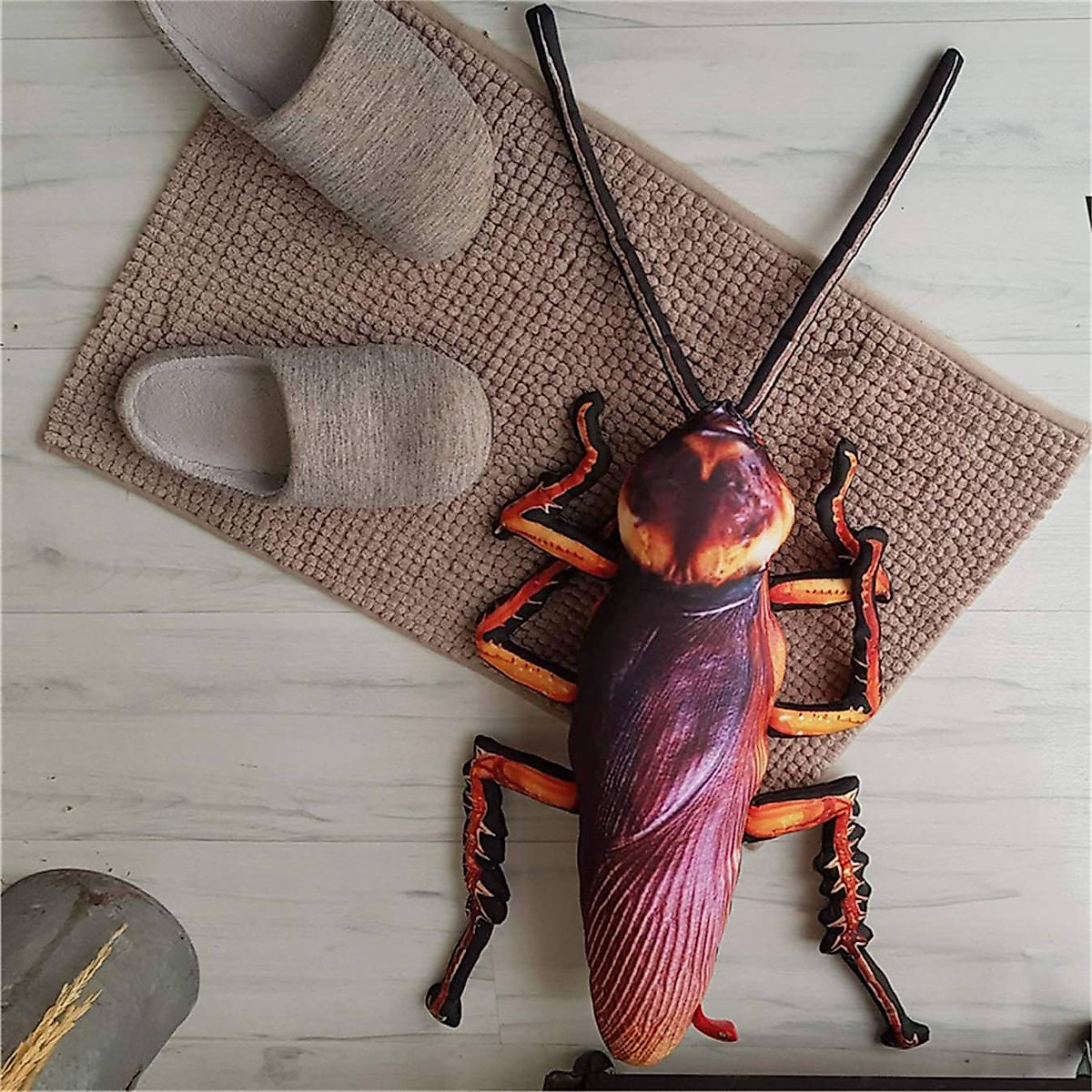 The Flash Store 21.5 in Creative 3D Cockroach Plush Pillow Realistic Cockroach Stuffed Animal Toy Funny Home Sofa Car Decoration Party Favors Throw Pillow (55 cm)