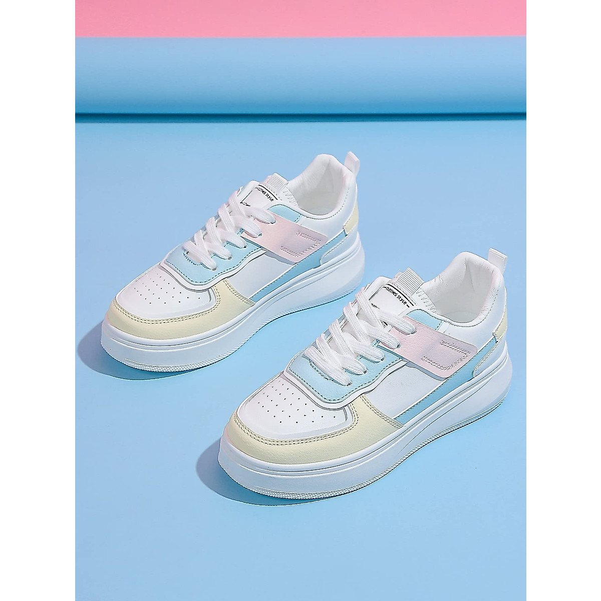 WDIRARA Women's Colorblock Lace Up Front Skater Round Toe Shoes Casual Sneakers Multicolored CN38