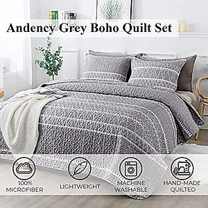 Andency Grey Quilt Set King (106x96 Inch), 3 Pieces(1 Striped Triangle Printed Quilt and 2 Pillowcases), Bohemian Summer Lightweight Reversible Microfiber Bedspread Coverlet Sets