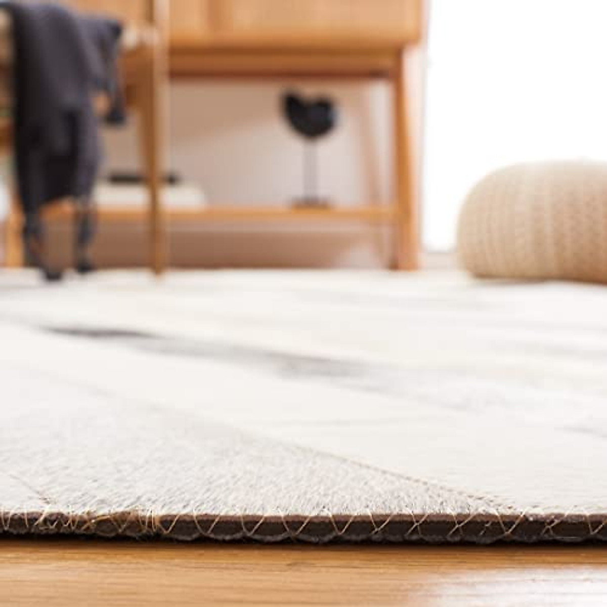 Safavieh Studio Leather Collection 5' x 8' Grey/Brown STL819F Handmade Modern Natural Hide Area Rug