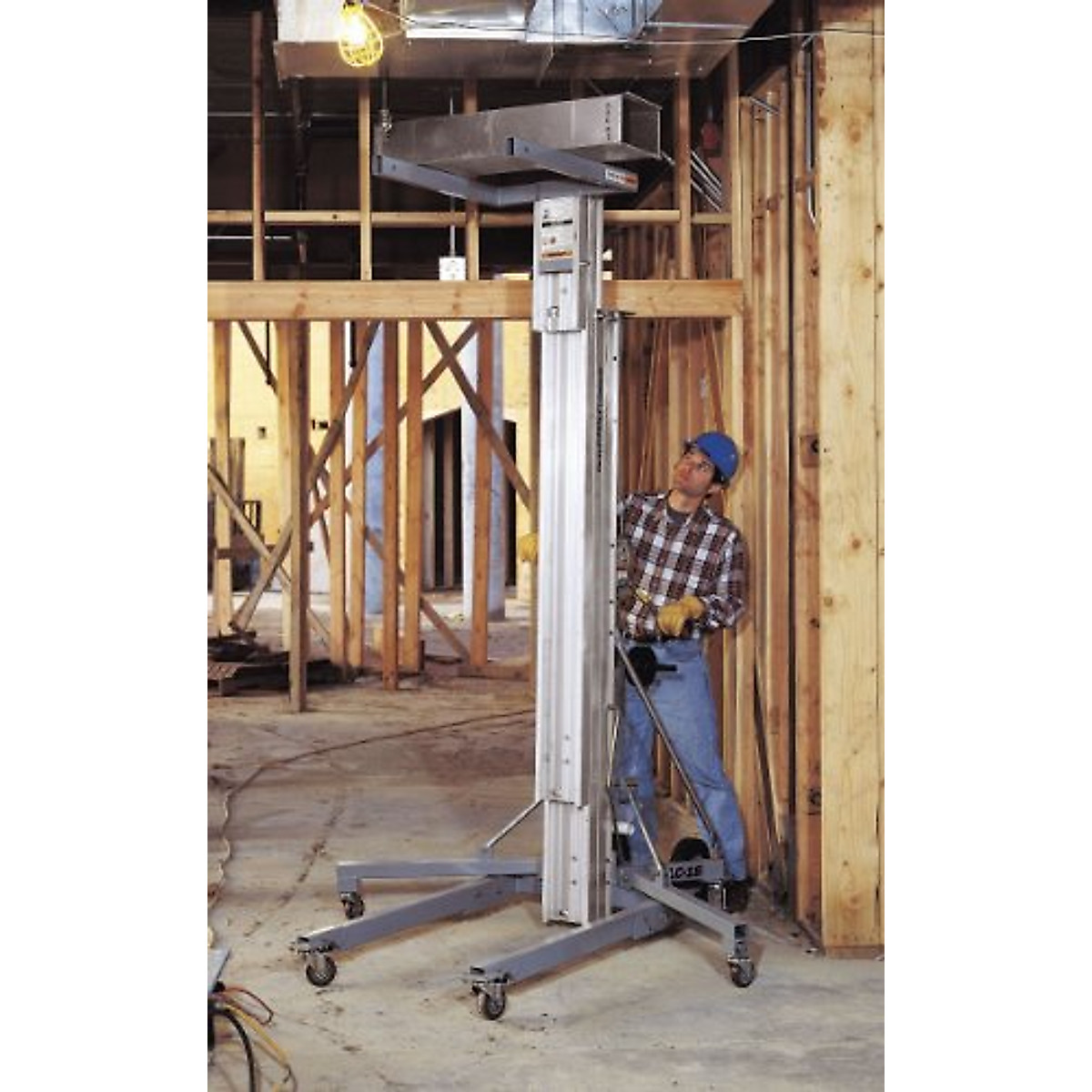 Genie Superlift Contractor, SLC- 18, 650 lbs Load Capacity, Lift Height 18' 6", Load & Transport with Single User