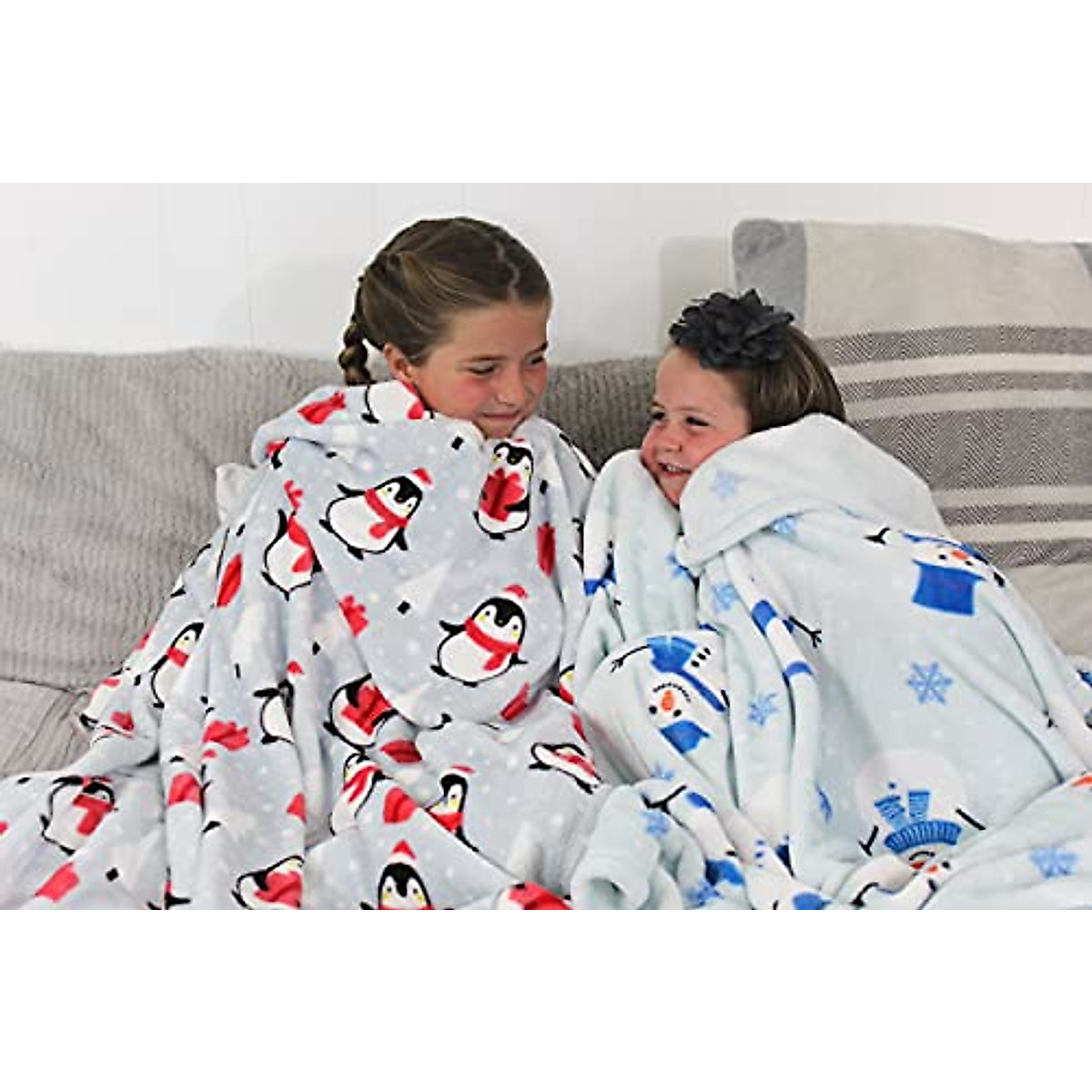 Holiday Christmas Throw Blanket: Soft Cute Winter Penguins with Presents Snuggle Accent for Sofa Couch Chair Bed or Dorm
