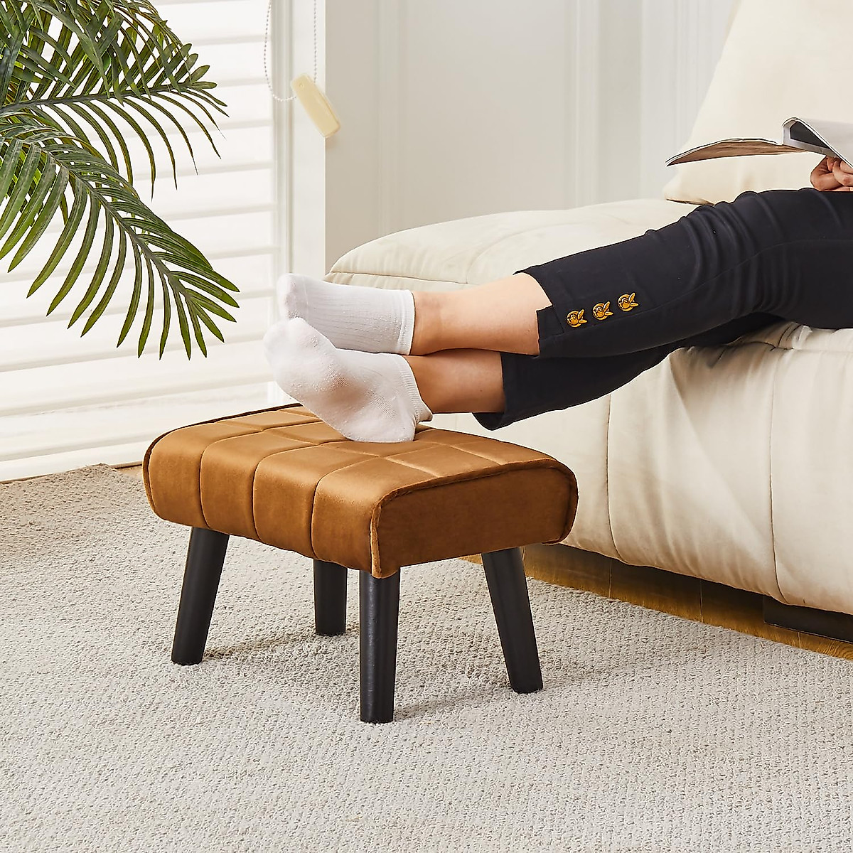 Cpintltr Small Foot Stool Ottoman Modern Accent Step Stool Seat with Solid Wood Legs Velvet Soft Padded Pouf Ottomans Sofa Footrest Stools 16 inch for Couch Living Room Bedroom Entryway Brown