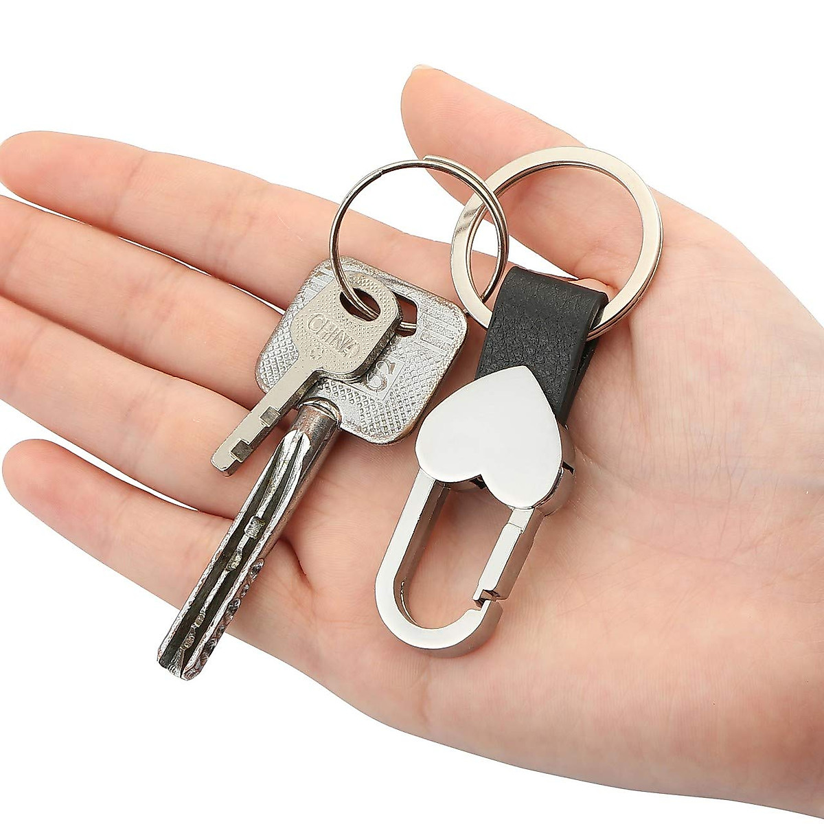 PESOENTH Men Leather Keyring Heart Car Key Chain Ring Bag Protection Black Leather Car Smart Keychain Key Holder Key Fob Clip on Belt Loops Pants Buckle for Women