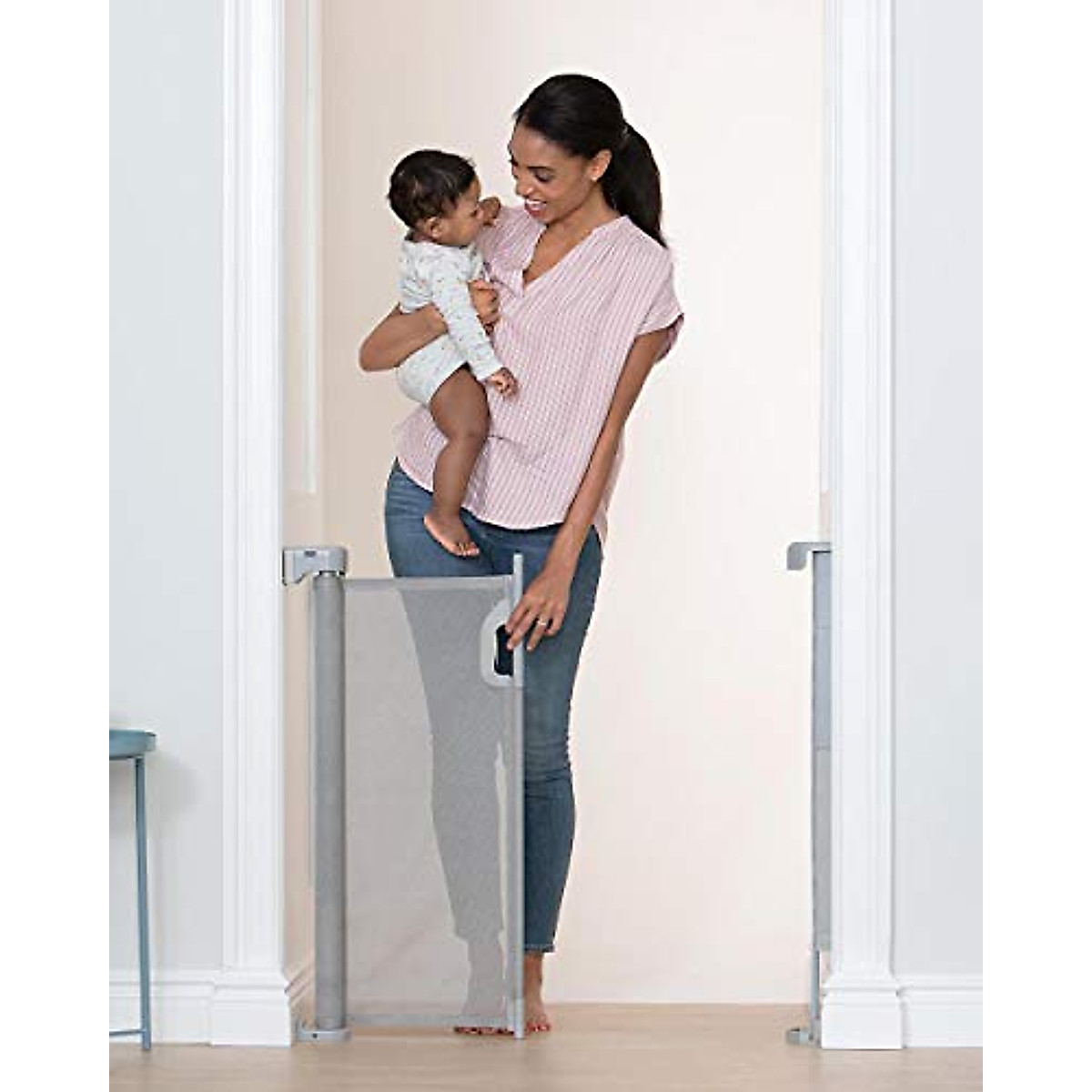 Skip Hop Retractable Mesh Baby Gate, Playview 52-Inch, Grey (Discontinued by Manufacturer)