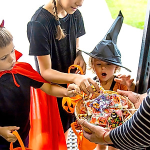 FEBSNOW 450pcs Halloween Candy Bags, 9 Styles Self Adhesive Trick Candy Bag Cellophane Cookie Bags for Halloween Trick or Treat Goodie Ziplock Bags Party Favor