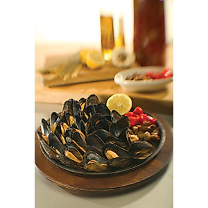 LODGE 17.78 cm / 7 inch Pre-Seasoned Cast Iron Round Serving Griddle, Inoxidable, Black