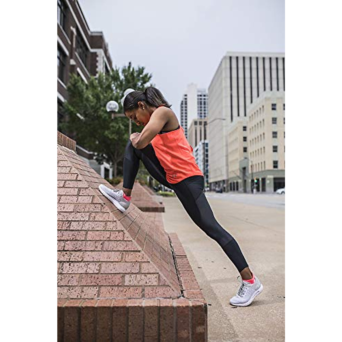 Under Armour Unisex-Adult Run Cushion No Show Tab Socks, Multipairs , Black/Pitch Gray 2 (1-Pair) , Medium