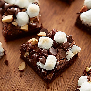 Wilton Bake It Better 9" x 13" Cake with Handle