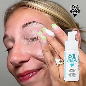We Love Eyes: Tea Tree Eyelid Foaming Cleanser - Vegan. All natural. Cruelty free. Safe for false lashes and eyelash extensions.