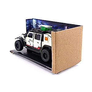 Jurassic World Dominion 1:32 Jeep Gladiator Die-Cast Car, Toys for Kids and Adults