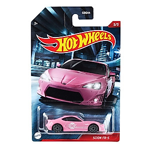 Hot Wheels Themed Auto Selection of Cult Racers, 1:64 Scale Vehicles with Authentic Details & Realistic Decos for Collectors & Kids 3 Years Old & Up