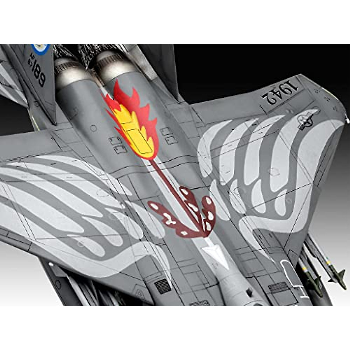Revell 03841 F-15 Eagle Model Kit 1:72 Scale, Unvarnished