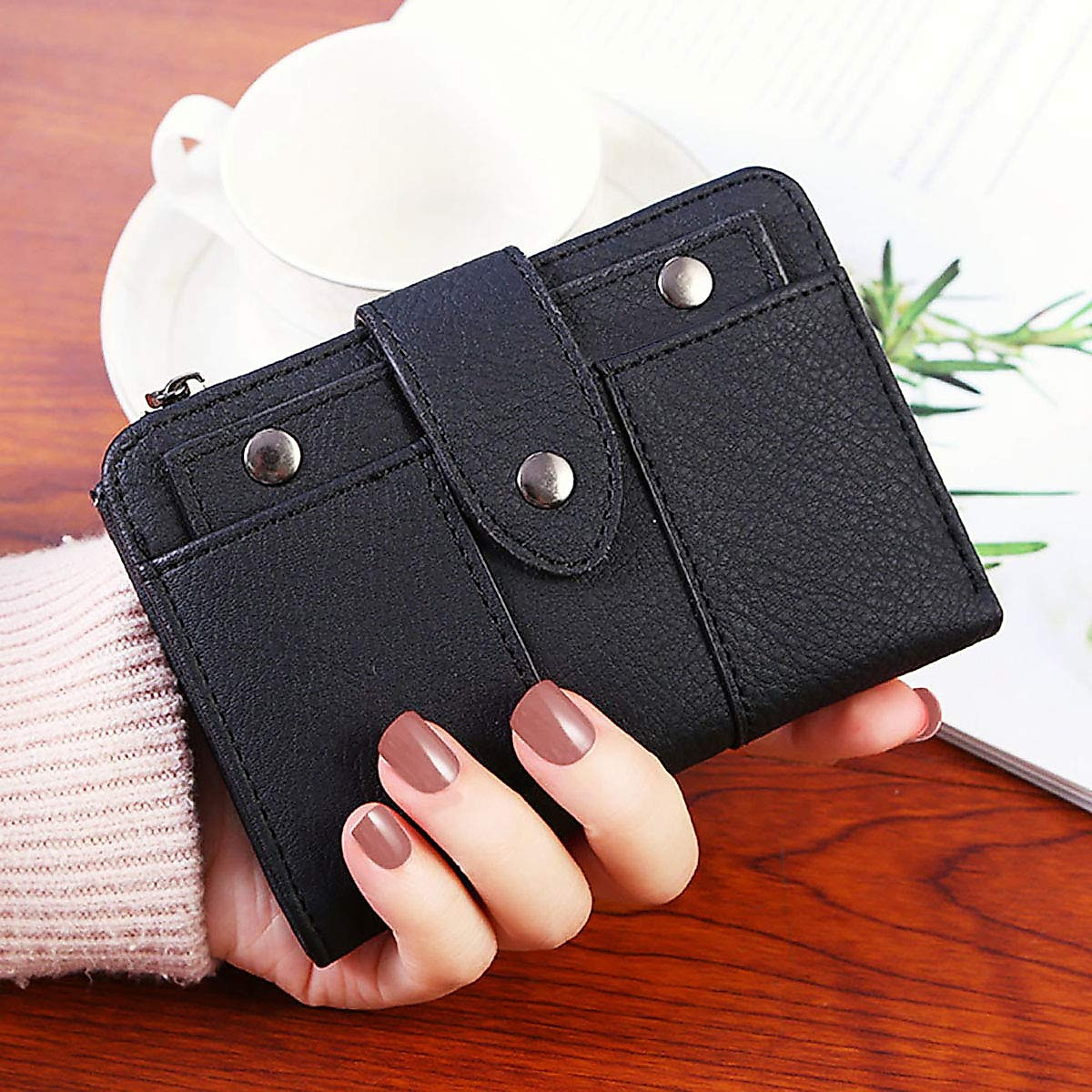 Reocahoo Small Wallets for Women Small Bifold Wallet with Coin Pocket Card Holder Wallet with ID Window Black