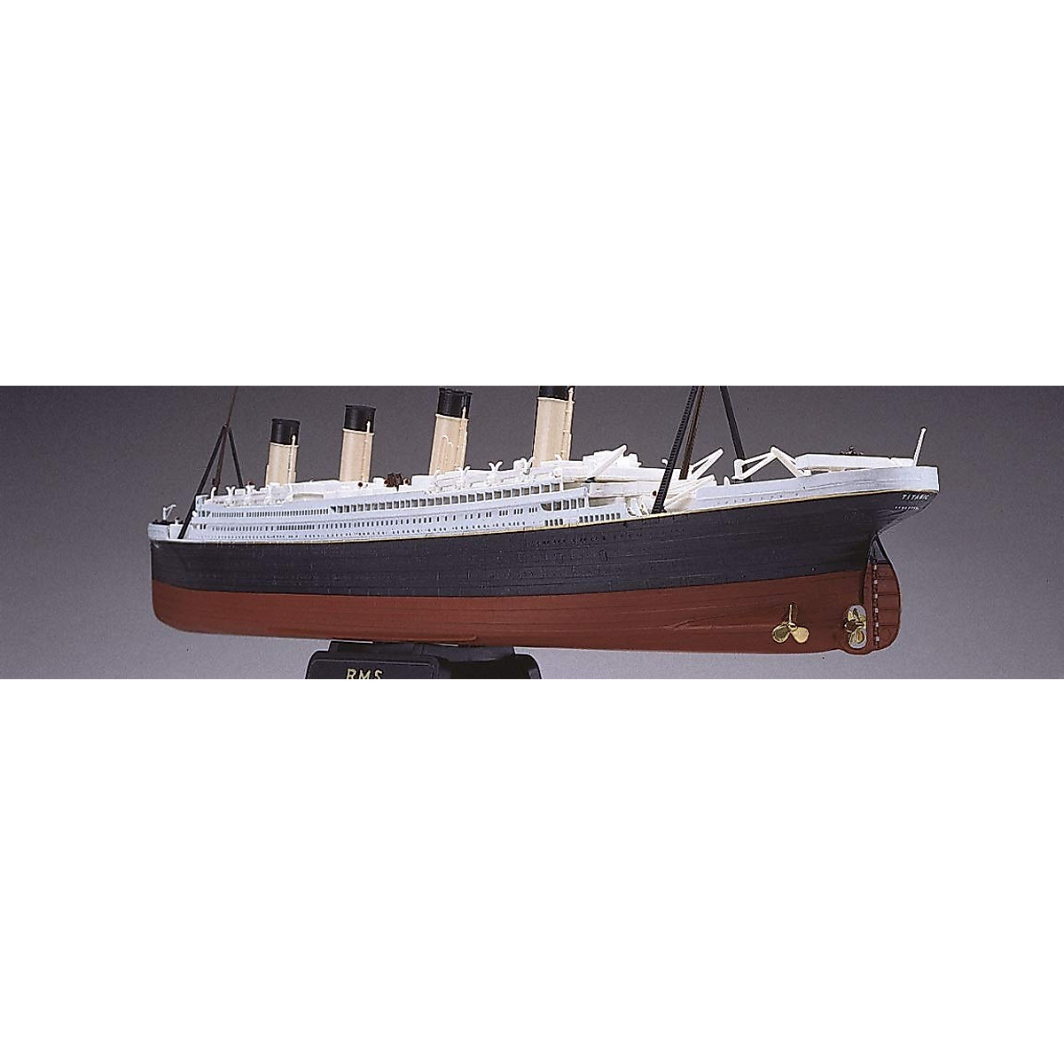 Revell 85-0445 1/570 RMS Titanic Plastic Model Kit, 18.6 x 1.9 x 3.7-Inch