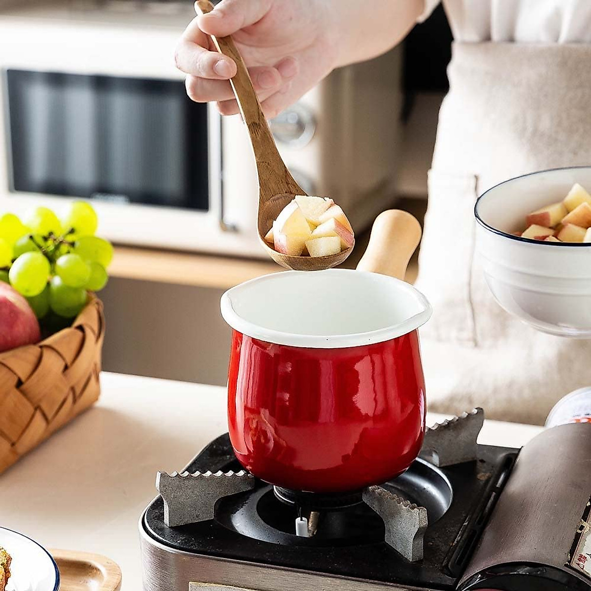 500ml Enamel Milk Pan with Wooden Handle Mini Saucepan Cookware Pan for Gas Cooker Kitchen Tool(Blue)