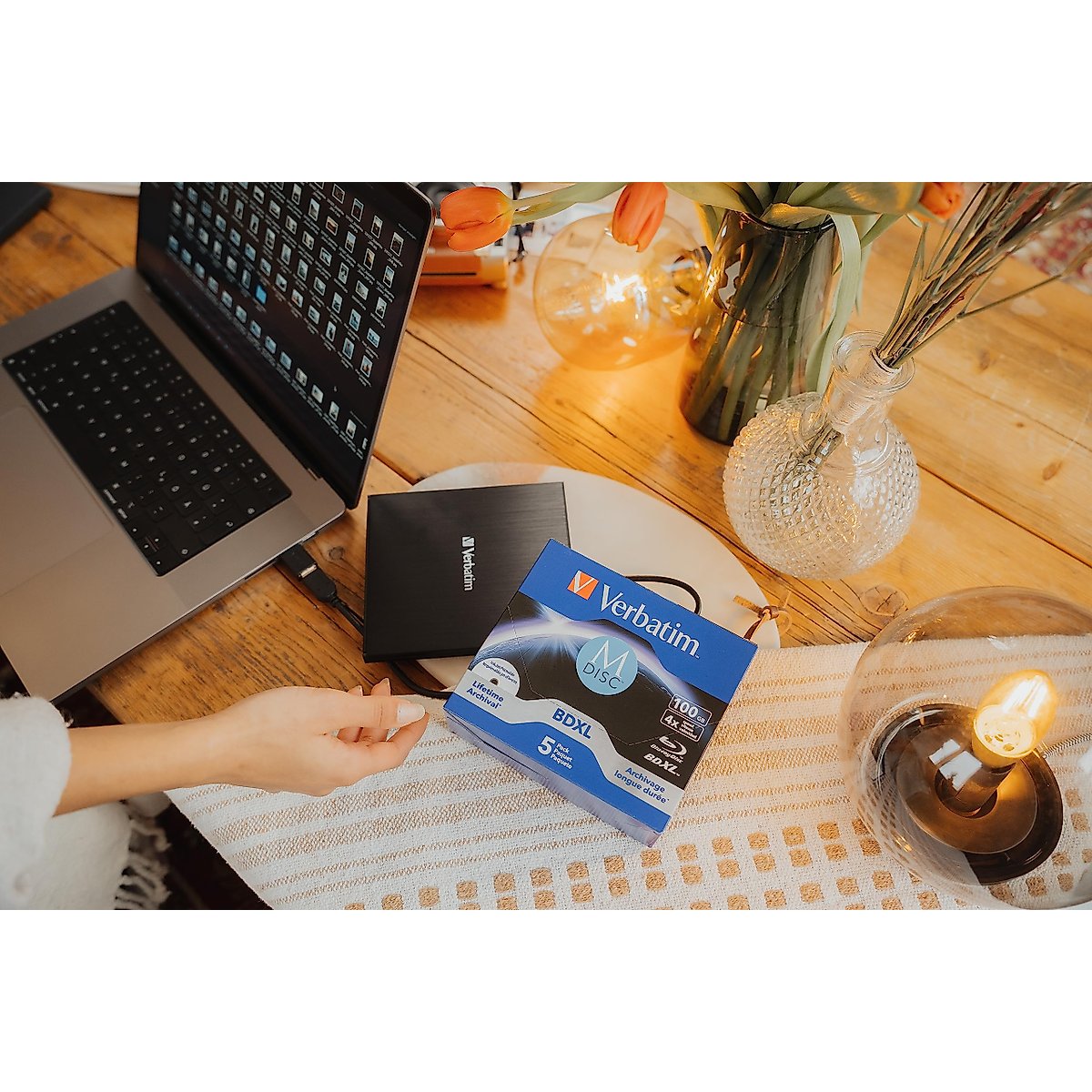 Verbatim External Slimline CD/DVD Writer - USB 3.2 Gen1 with USB-C Connection incl. USB-C to USB-A Cable - Compact Design - External DVD Writer - External CD-Drive - Slim Design