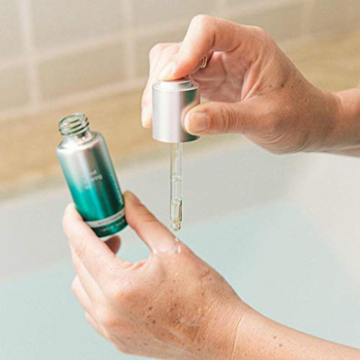 Dermalogica Retinol Clearing Oil Face Serum with Salicylic Acid - Anti-Aging Acne Treatment That Delivers Clearer, Vibrant Skin by Morning, (1 Fl Oz)