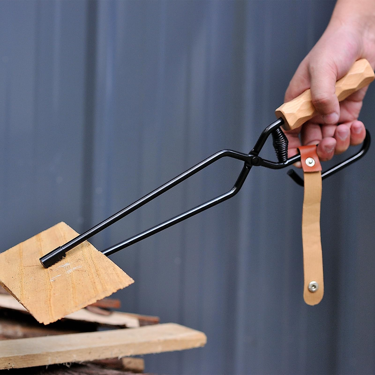 16'' Fireplace Tongs, Chiminea Tongs, Fire Tongs Firewood Grabber Tool with Scissor Shape Serrated, Log Claw Tongs for Bonfire Campfire Fire Pit Outdoor Indoor, Log Grabber Tongs Rustproof