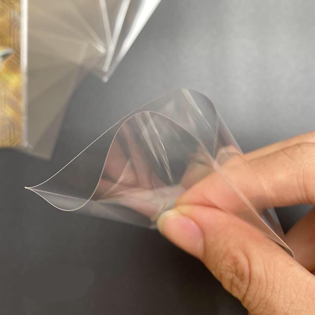 COOLAKE Clear Treat Bags 100 PCS Cellophane Bags Clear Candy Bags with 100 PCS Metallic Twist Ties For Kids Birthday Candy Popcorn Gift Cookie Small (4''by 6'')