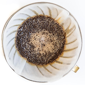 Mt. Comfort Coffee Organic Peru Medium Roast, 2.5 lb Bag - Flavor Notes of Nutty, Chocolate, & Citrus - Sourced From Small, Peruvian Coffee Farms - Roasted Whole Beans