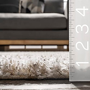 nuLOOM Brooke Shag Tasseled Accent Rug, 2x3, Ivory