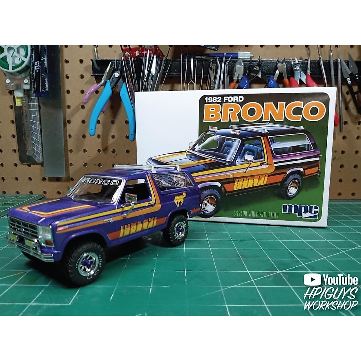 MPC 1980 Ford Bronco 1:25 Scale Model Kit