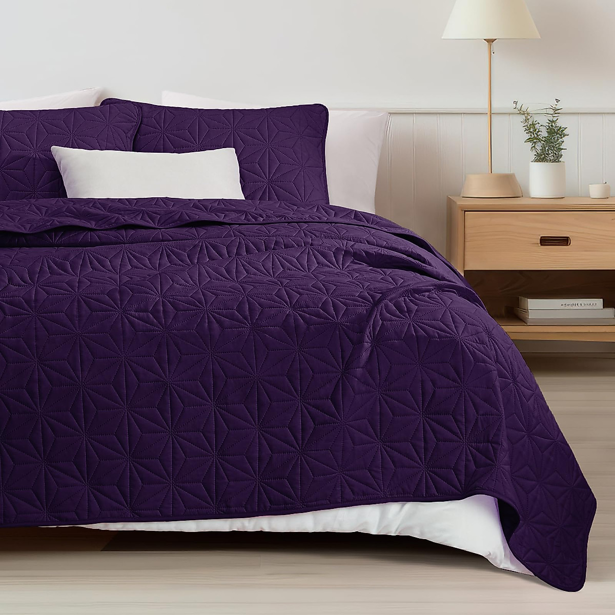 Whale Flotilla Queen Quilt Bedding Set, Soft Purple Bedspreads Quilts Queen Size for All Seasons, 3 Pieces Lightweight Geometric Star Pattern Coverlet