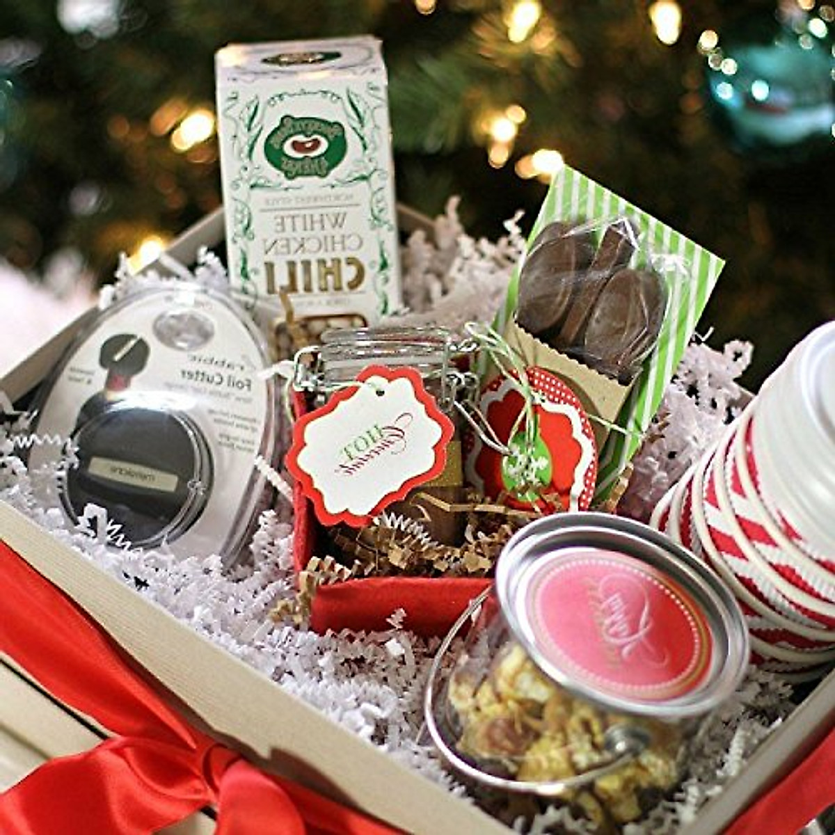 Mrs Fizz Crinkle Cut Paper Shred Filler for Packing and Filling Gift Baskets (2 LB) White