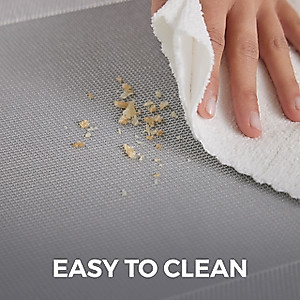 Home Genie Heat Resistant Placemats, Dining Room Table Mats, Protect Surfaces, Woven Placemat Setting for Dinner, Washable Vinyl Food Grade Mat, Kitchen Decor Accessories, Set of 4, Size 18x12, Silver