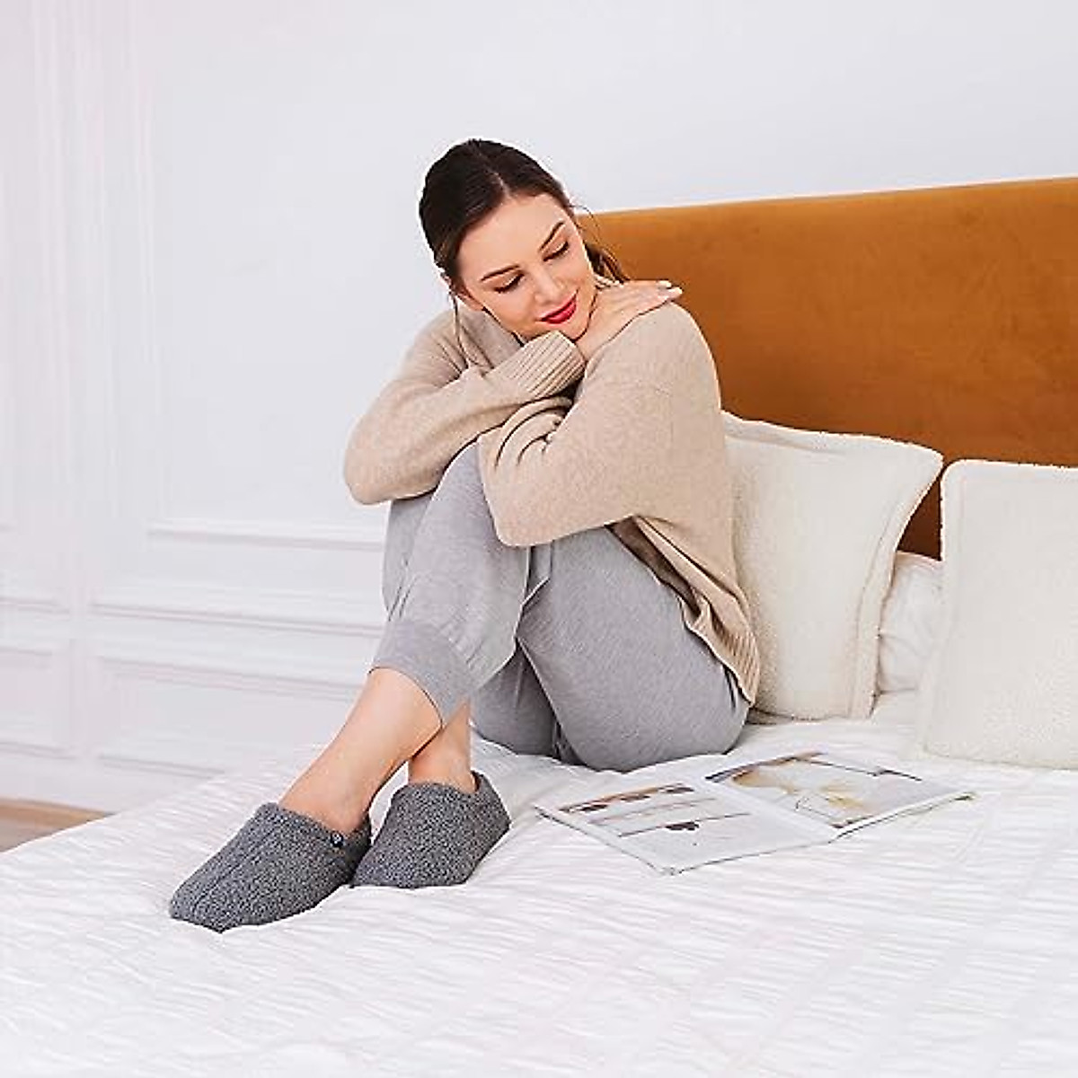 VeraCosy Women's Fuzzy Teddy Slippers Lightweight Memory Foam Indoor House Shoes (7-8, Grey)