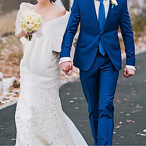 Geyoga Faux Fur Shawl Wrap Stole Shrug Winter Bridal Wedding Scarf Wrap with Faux Pearl Rhinestone Brooches for Women 1920s (White, Medium, Short Hair)