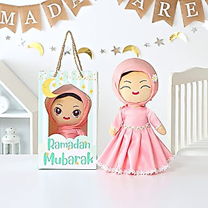 Mommy Yasmin - Soothe & Talking Hijab Doll | Muslim & Islamic Toy | Eid Gift | Quran & Dua | Interactive + Relaxing | Remote | for Baby + Toddlers + Kids(Open Eyes)
