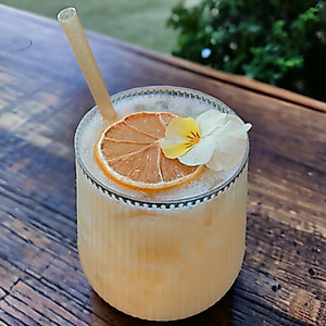 36 Count Origami Ripple Unbreakable Stemless Plastic Wine Champagne Whiskey Glasses Elegant Durable Disposable Indoor Outdoor Ideal for Home, Office, Bars, Wedding, Ribbed 12 Ounce Cups (Gold Rim)