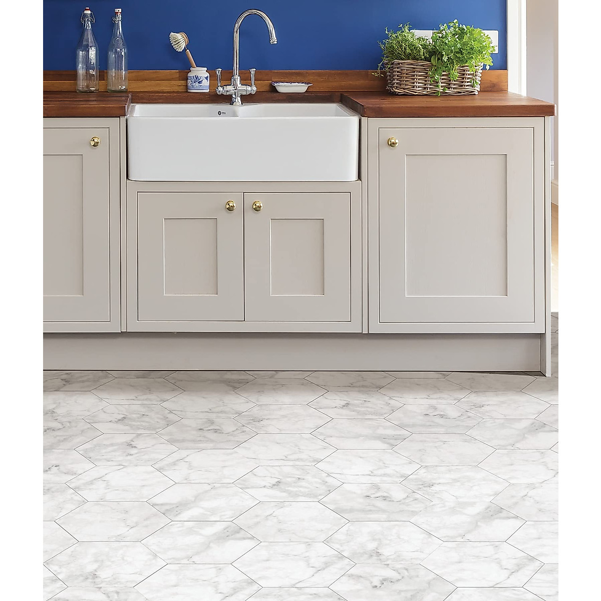 FloorPops 9" x 10.4" Milena Peel & Stick Hexagon Vinyl Floor Tiles (10 Tiles), (4.5 sqft/Carton), Gray