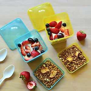 Youngever 7 Sets Plastic Parfait Cups, Reusable Plastic Dessert Cups with Lids and Inserts, Reusable Plastic Yogurt Cups with Inserts, Spill and Leak Proof (Small 4 Ounce)