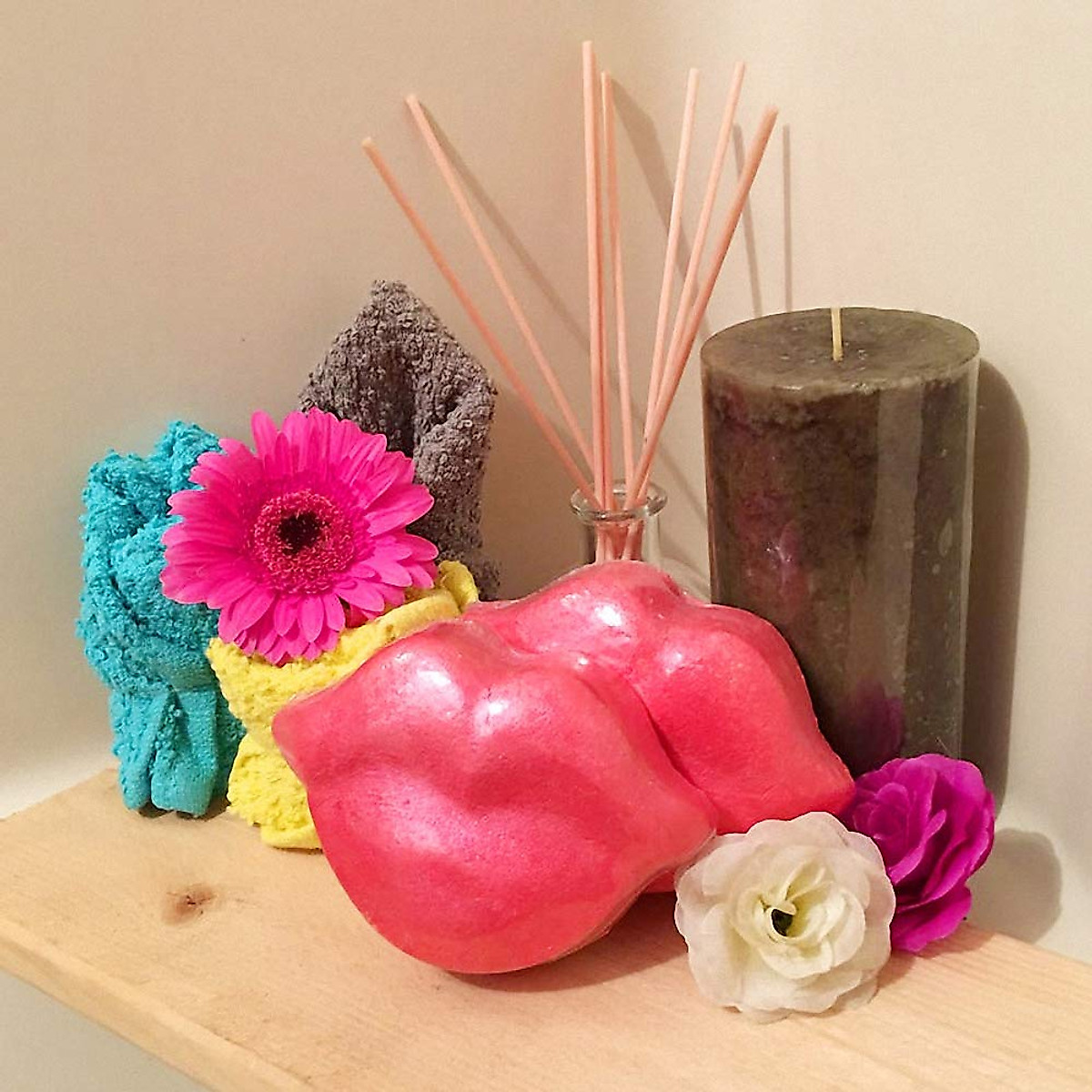 2 Pack Hot Lips Soap Molds, 3D Sexy Red Lips Kisses Collection Silicone Molds Chocolate Candy Bath Bomb Lotion Bar Mould Ice Cube Tray Cupcake Cake Baking Pan Wedding Party Supplies