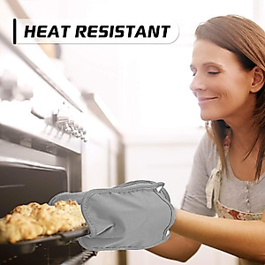 HOMWE Silicone Kitchen Pot Holders with Pockets, 2 Pc Set Trivet, Steam and Heat Resistant Hand and Countertop Protection Hot Pads, Non-Slip Grip potholders, Terrycloth Interior Lining, Gray