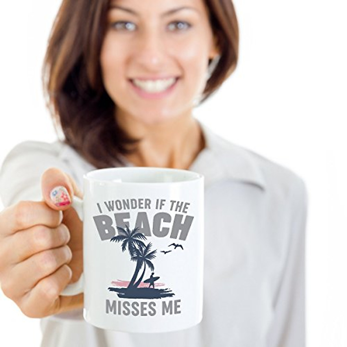 I Wonder If The Beach Misses Me Crazy Summer Themed Coffee & Tea Mug For Beach Bum Men & Women (15oz)