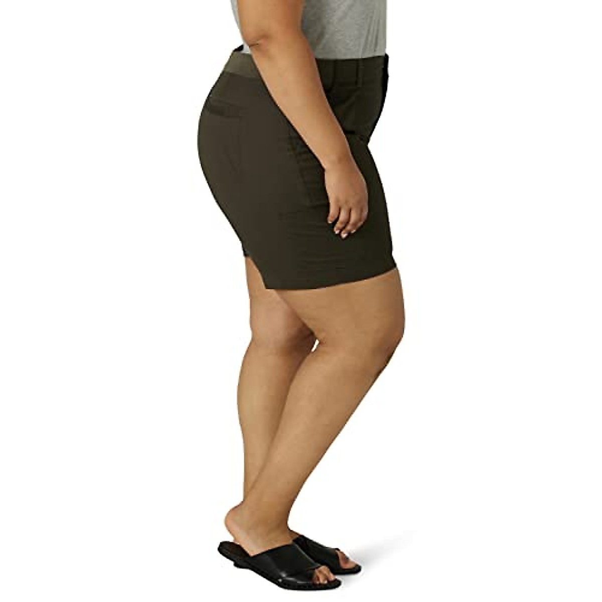 Lee Women's Size Flex-to-Go Mid-Rise Cargo Bermuda Short, Frontier Olive, 24 Plus