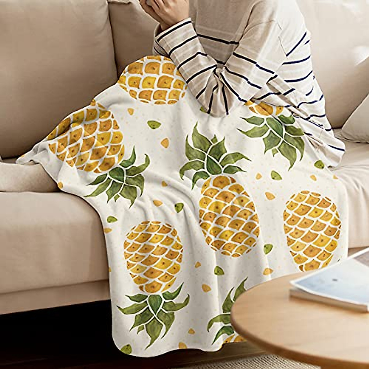 Singingin Ultra Soft Flannel Fleece Bed Blanket Summer Pineapple Throw Blanket All Season Warm Fuzzy Light Weight Cozy Plush Blankets for Living Room/Bedroom 60" x 80"