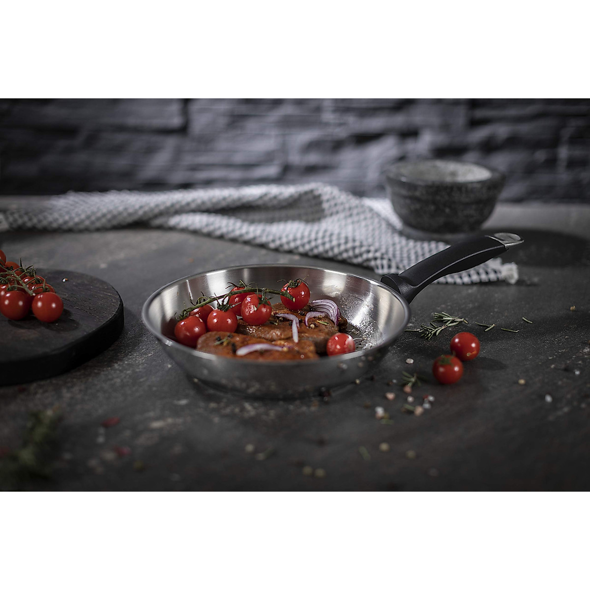 KUHN RIKON Silver Star Bratpfanne / Pfanne unbeschichtet aus Edelstahl mit Wabenboden, 24 cm, alle Herdarten inkl. Induktion, krosses und fettarmes Braten