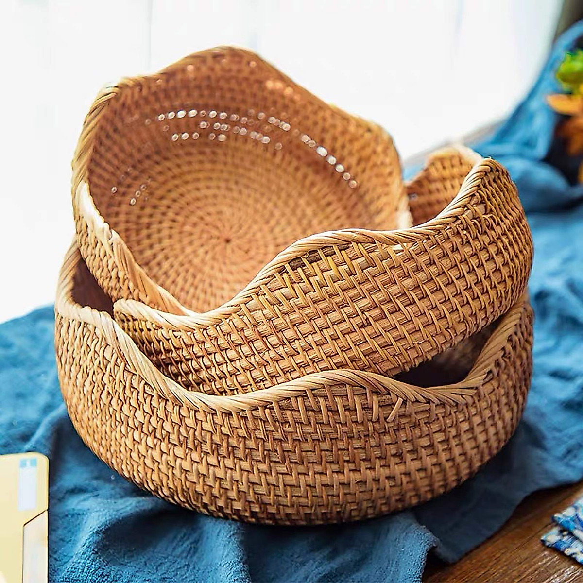 Meideli Rattan Woven Storage Baske,Round Fruit Snack Basket,Large Decorative Bowl Basket for Home,Fruit and Vegetables Tray Holder,Bread Baskets,Food Baskets Woven S