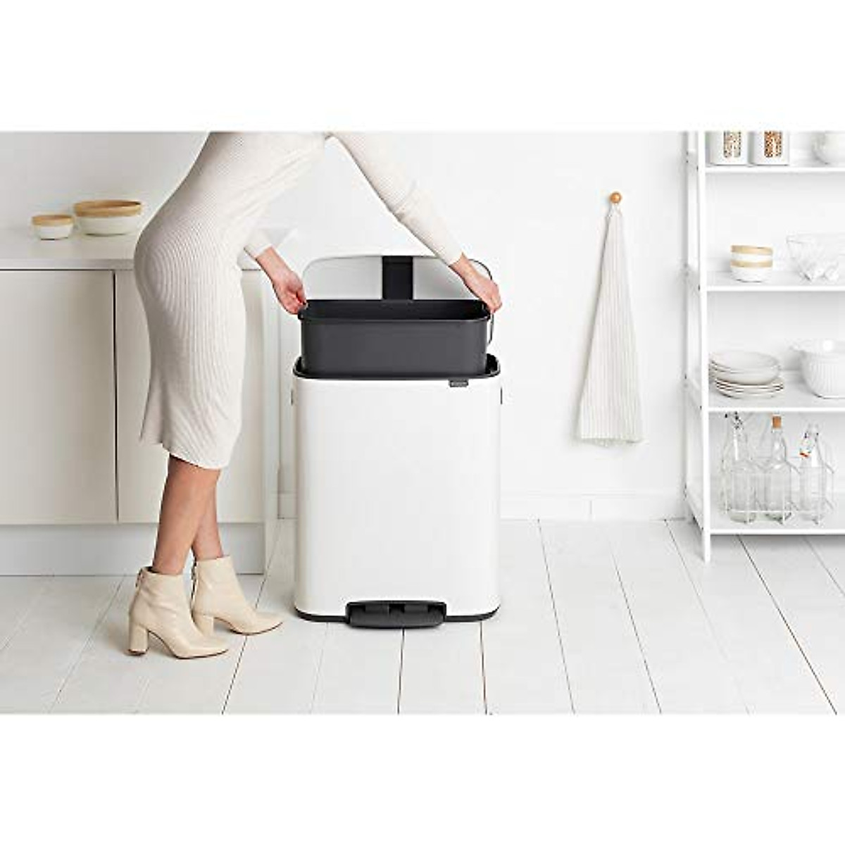 Brabantia Bo Step On Pedal Trash Can, 1 Inner Bucket (16 Gal), White