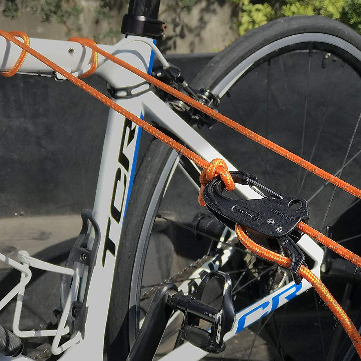 Rope Tightener, Guyline Adjuster for Tents and Tarps one Hand Control Tie Down Cam Mechanism for Camping, Hiking, Backpacking (2pcs) Essential Pocket Tools for Post-Disaster Recovery,Windproof