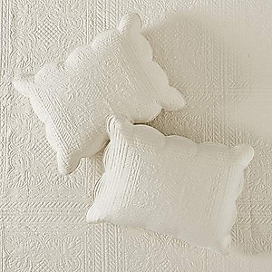 Madison Park Tuscany Quilt Set-Casual Damask Medallion Stitching Design Lightweight Coverlet Bedspread Bedding, Shams, Full/Queen (90 in x 90 in), Medallion Cream 3 Piece