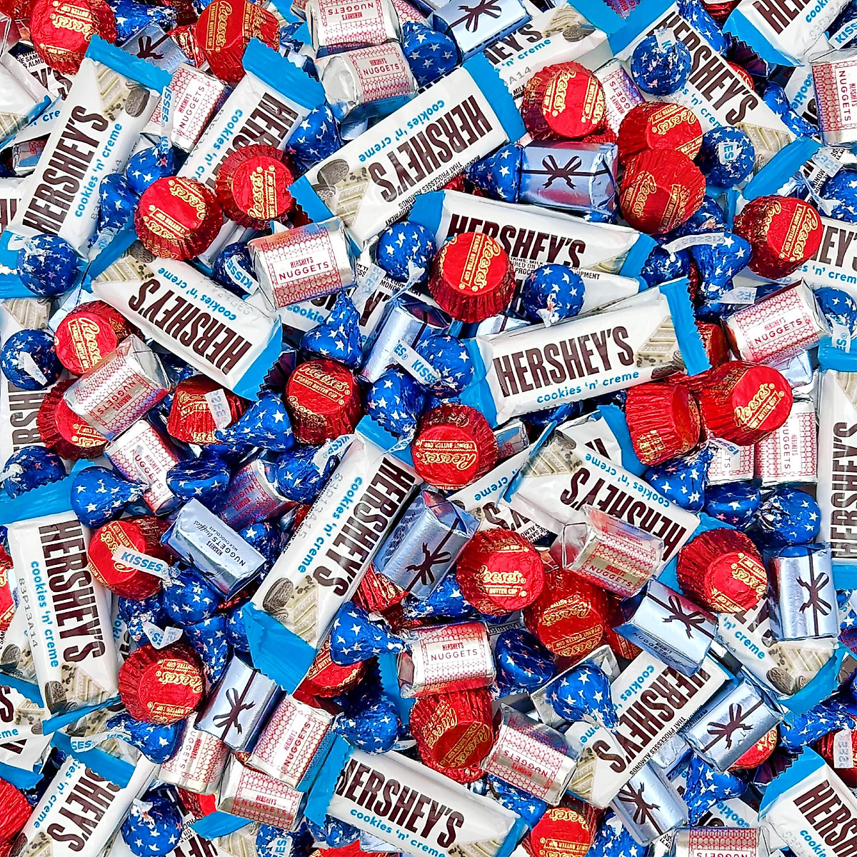 Patriotic Candy, Independence Day Chocolate Mix - HERSHEY’S KISSES and NUGGETS, HERSHEY’S COOKIES ‘N’ CREME Bar, REESEScups (3 Pound Bag - Approx. 160 Count)