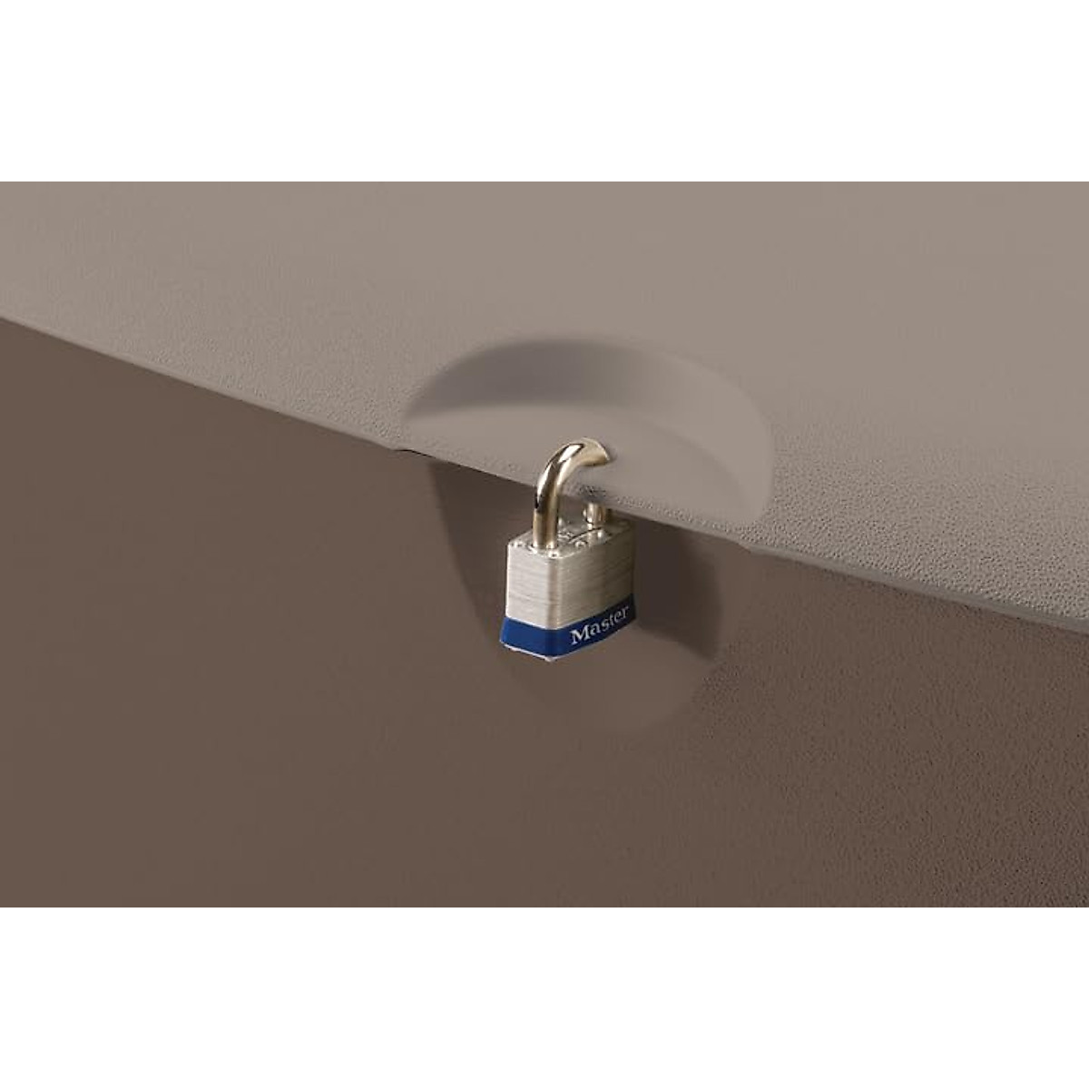 Rubbermaid Extra Large Resin Weather Resistant Outdoor Storage Deck Box, 120 Gal., Putty/Canteen Brown, for Garden/Backyard/Home/Pool